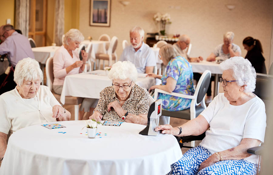 5 Benefits of Playing Bingo Games for Seniors